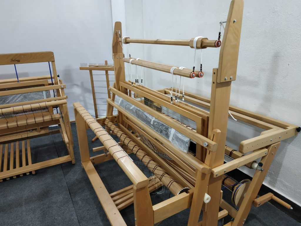 Counterbalance Loom (Horizontal Kilim Loom) | Shaaraf Textile Equipment ...