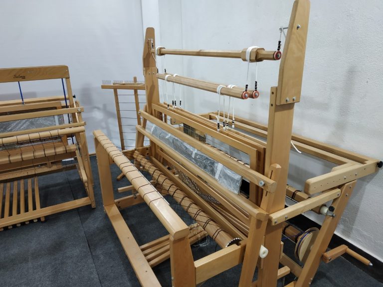 Counterbalance Loom (Horizontal Kilim Loom) | Shaaraf Textile Equipment ...