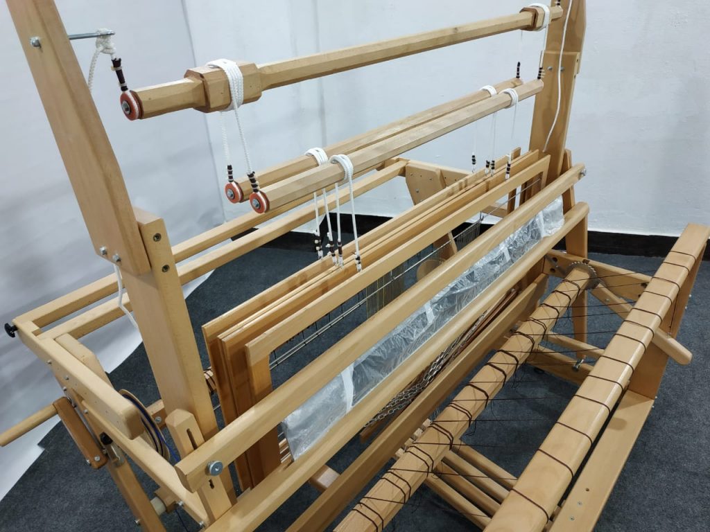 Counterbalance Loom (Horizontal Kilim Loom) | Shaaraf Textile Equipment ...