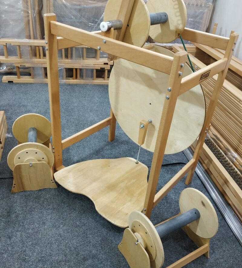 Hand Spinning Wheel | Shaaraf Textile Equipment & Tools